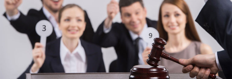 Comment vendre et acheter des biens aux enchères